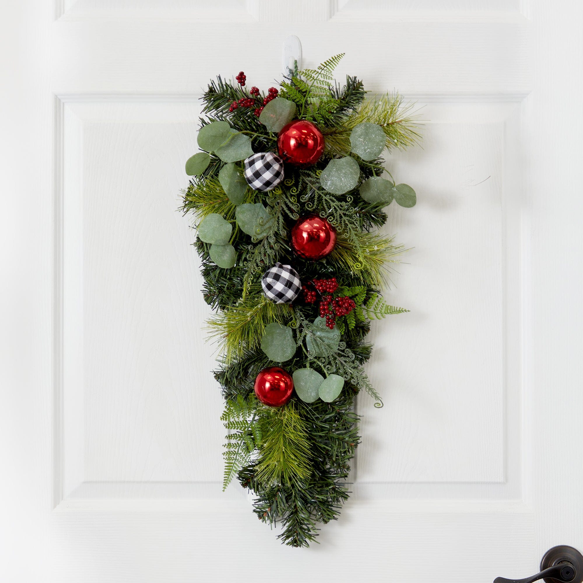 Christmas Greenery Swags The Christmas Door Swag Is The Next Big Thing